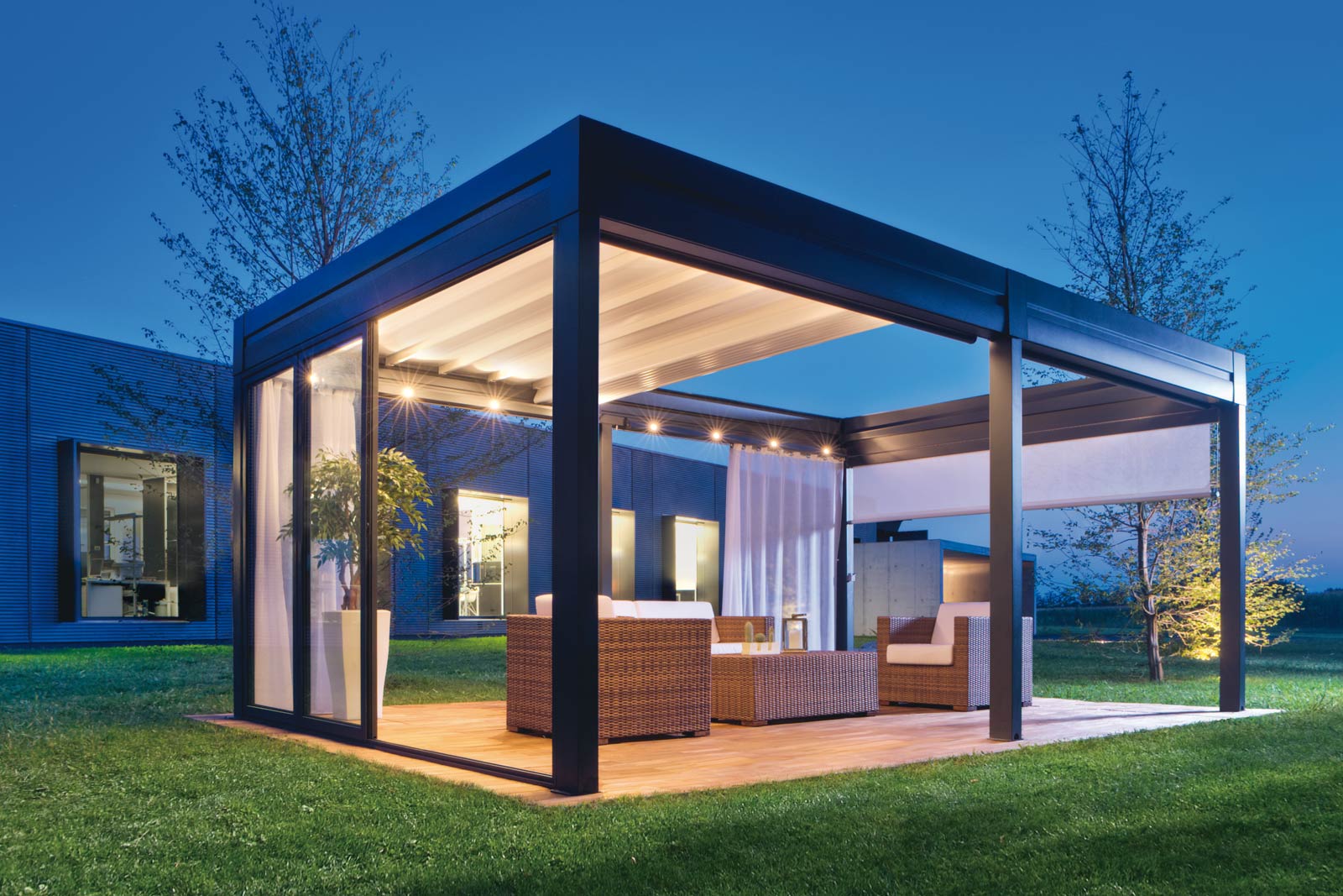 Maximize Your Outdoor Space with A Smart Pergola Shade Solution | ShadeFLA